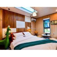 China Eco-Friendly Materials 20ft 40ft 2 Bedrooms Prefabricated Garden Cabin House Glass Doors Container Wooden House for Hotel for sale