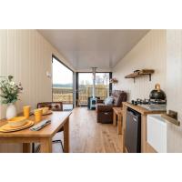 China Prefab Modern Luxury Shipping Container House Villa 40ft One Bedroom One Kitchen One Bathroom One Living Room for Shop for sale