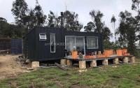China Aluminum Alloy Windows and Modern Design Style within 20ft Luxury 2-Bedroom Prefabricated Container Resort Hotel for sale