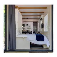 China Main Structure Galvanized Steel Square Tubes Wooden Container Family House European Union Australia 40ft 2 Bedroom 1 Hall for sale