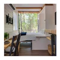 China Main Structure Galvanized Steel Square Tubes Wooden Container Family House European Union Australia 40ft 2 Bedroom 1 Hall for sale