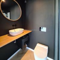 China Upgrade Your Home with a Customized 20ft or 40ft Shipping Container Home Featuring One Room One Kitchen and One Bathroom for sale