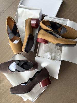 China Distressed Suede Cross Strap Flats Square Toe Pleated Ballet Style for Daily for sale