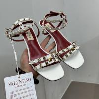China Embellished Rivet Kitten Heel Sandals Light Luxury Style Soft Insole for Evening for sale