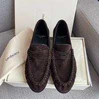 China Nude Pleated Slip Ons Loafers Soft Leather Vamp Classic Series for Daily Wear for sale