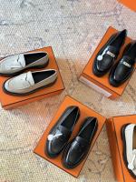 China Kelly Buckle Luxury Leather Loafers Italian Calfskin Leaf Toe for Evening for sale