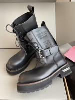 China Venom Dark Calfskin Ankle Martin Boots Functional Neat Line for Night Wear for sale