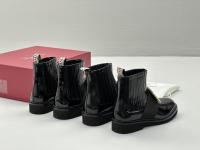 China Drill Buckle Calfskin Elastic Side Boots Anti Slip For Office Wear for sale