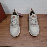 China New Leather Men's Casual Shoes Classic Silhouette Breathable Build Sneakers for sale