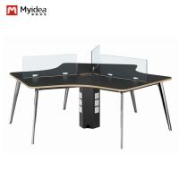 China Multi Person Facing Staff Desk, Steel Foot Screen, Staff Workstation, Irregular Three Person Staff Desk Desktop with Glass Screen for sale