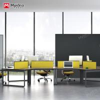 China 3-Person Modular Workstation with Thickened Steel Legs and Privacy Screens – Unique Shaped Design for Collaborative Team Spaces. for sale
