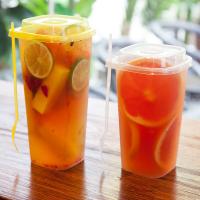 China Square Disposable Plastic Cups With Lids 22oz Bubble Tea Cup Custom Logo for sale
