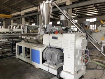 China Moisture Proof PVC Foam Board Extrusion Line 400kg/H Capacity 180kw for sale