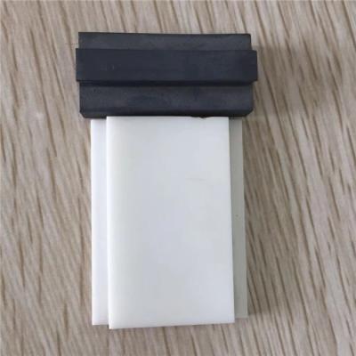 China Polished Alumina Ceramic Plate 3.9 g/cm3 Density 99% Al2O3 Rectangle Round for sale