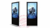 China 70” High brightness 2000 nits stand alone digital signage billboard with software licence for sale