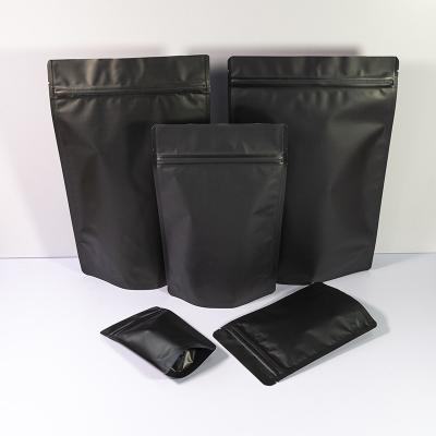 China Custom Stand-Up Zip-Lock Pet Food Pouches 50-200 Microns Thickness with Multiple Attachment Options for sale