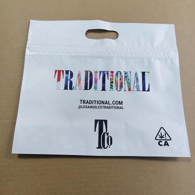 China Custom Stand Up Food Pouch 80-200 Micron Leak Proof Resealable Kraft Paper Packaging FDA Certified for sale