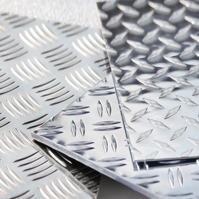 China Checkered Sheet 1 Bar 2bar 3bar 5bar Diamond Plate Embossed Aluminum Sheet 30mm Size for sale
