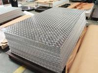 China 3003 Aluminum Five Bar Sheet Plate for Brite Tread Checker Coil 1000mm-10000mm Length for sale