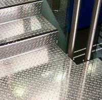 China 5 Bars Diamond Pattern Aluminum Tread Plate 1050 1060 Embossed Aluminum Plate H22 H24 3003 for sale