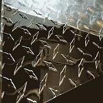 China 1000 Ton Per Day Diamond Pattern ASTM-B209 1/4 5052 3003 6061 Aluminum Tread Plate for sale