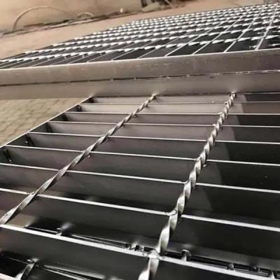 China Drainage Steel Structure Walkway 304 Stainless Steel Twisted Galvanized Metal Grating for sale