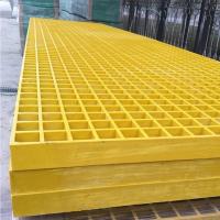 China Stair Tread Black Nosing Fiberglass GRP Grating with 38x38mm Fiber Type Customized for sale