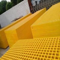 China Stair Tread Black Nosing Fiberglass GRP Grating with 38x38mm Fiber Type Customized for sale