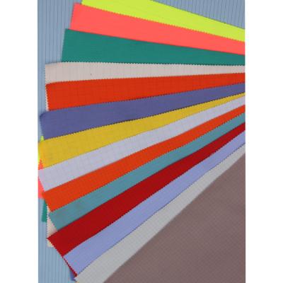 China 0.25cm Cleanroom Anti Static ESD Fabrics Clothes Grid Polyester Garment for sale