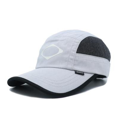 China Lightweight Sun Protection Baseball Cap With Customized Logo And Reflective Details for sale