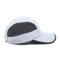 China Lightweight Sun Protection Baseball Cap With Customized Logo And Reflective Details for sale
