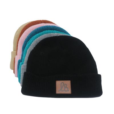 China Custom Logo Unisex Acrylic Beanie 58cm Winter Hat for Casual Wear for sale