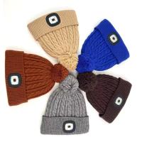 China Rechargeable LED Knitted Pom Pom Beanie Hat Custom Logo Winter Sports 100% RPET for sale