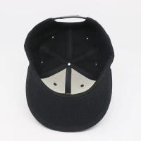 China Custom 3D Embroidered Unisex Flat Brim 6 Panel Snapback Hat Cotton 58cm for sale