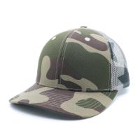China Custom 6 Panel Camo Trucker Hat with Pre Curved Brim and Mesh Snapback 56-60cm for sale