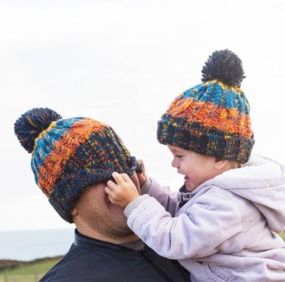 China Personalized Father Son Beanie Hats Matching Winter Hat Acrylic 22x33cm Custom Logo for sale