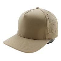 China Custom 5 Panel Snapback Hat Polyester Perforated Baseball Cap with Rubber Patch 52cm for sale