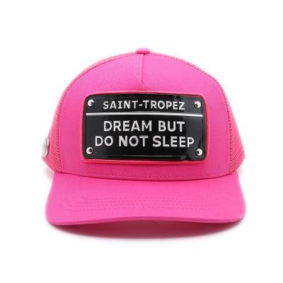 China Unisex 5 Panel Sport Baseball Cap With Custom Metal Plate Logo And Embroidered Pattern for sale