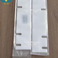 China Wash Up Blade for Roland 700 with 1102×56×1mm Dimensions and 13 Holes in High Plastic for sale