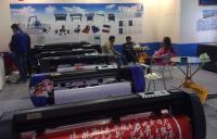 China 1.2M Colored Printer Plotter Vinyl Cutter with 1000mm/s Speed and 800g Cutting Force for Professional Sign Making for sale