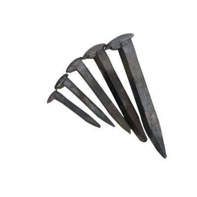 China L-Shaped Head Oxygen Black Carbon Steel Dog Rail Spike 165-280mm for Wooden Sleeper Railway Track Fastening for sale