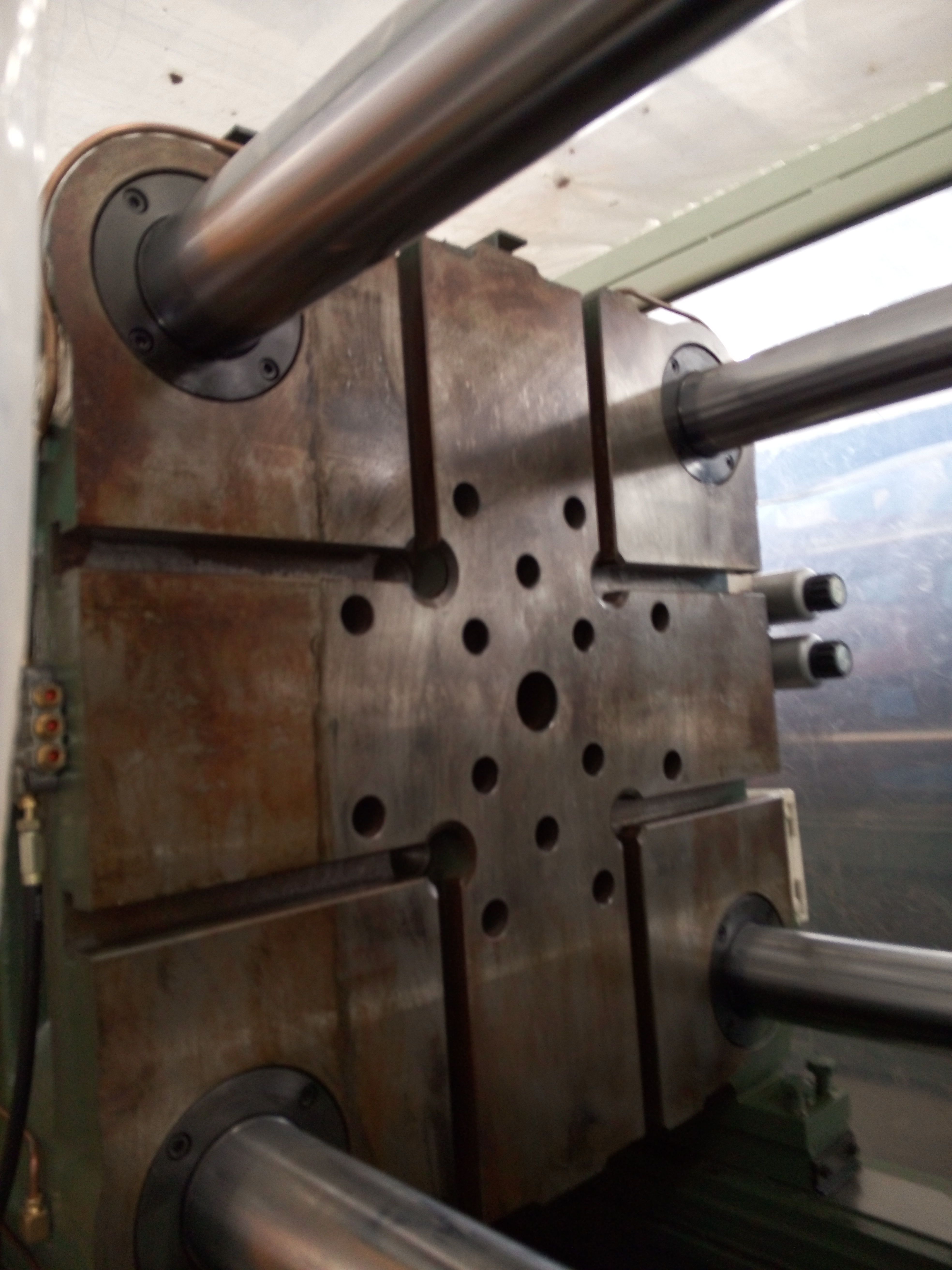 cold chamber die caster moulding platen and tie bar cold chamber die caster moulding platen and tie bar