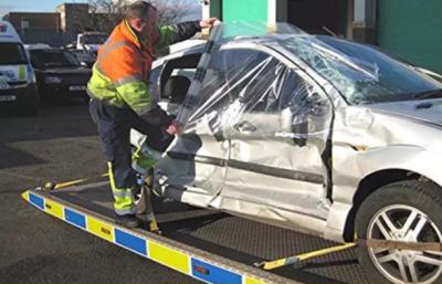 China 3 Mil Car Crash Wrap Protective Film 100 Micron Thickness with High Adhesion 200-800g/25mm for Vehicle Transport for sale