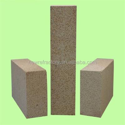 China High Alumina Insulation Brick 230x114x65mm Density 0.6-1.0 g/cm3 for Kiln Lining for sale