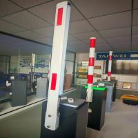 China Fast Boom Barrier Traffic Light Automatic Parking Boom Barrier with Led Strip for sale