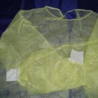 China PP 20Gsm Disposable Isolation Gowns 115x127cm , Disposable Hospital Theatre Gowns for sale