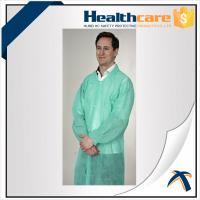 China Conformable Medical Disposable Laboratory Coats With Pocket Collar Knitted Anti - Fluid for sale