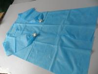 China Nonwoven Disposable Lab Coats Protective Medical Clothing with Collar and Zip for sale