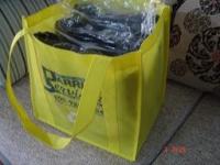 China 100% Polypropylene Nonwoven Carry Bags Handle Bag With Customized Logo for sale