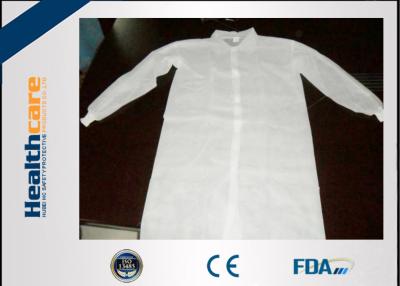 China Lightweight Disposable Lab Coat Non-woven White Coat With Two Pockets CE ISO Approval for sale